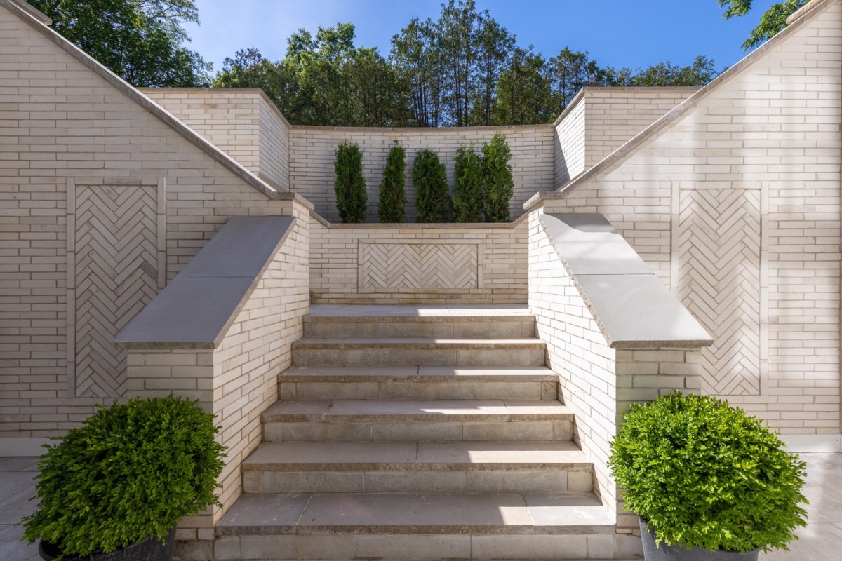 Modern Farmhouse Design - King Masonry Yard Ltd.